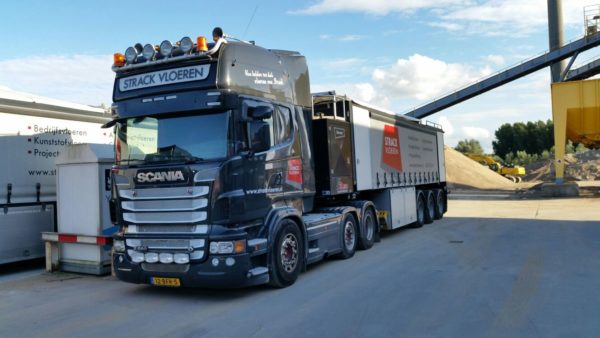 Strack Vloeren | basisvloeren / dekvloeren | Professioneel wagenpark
